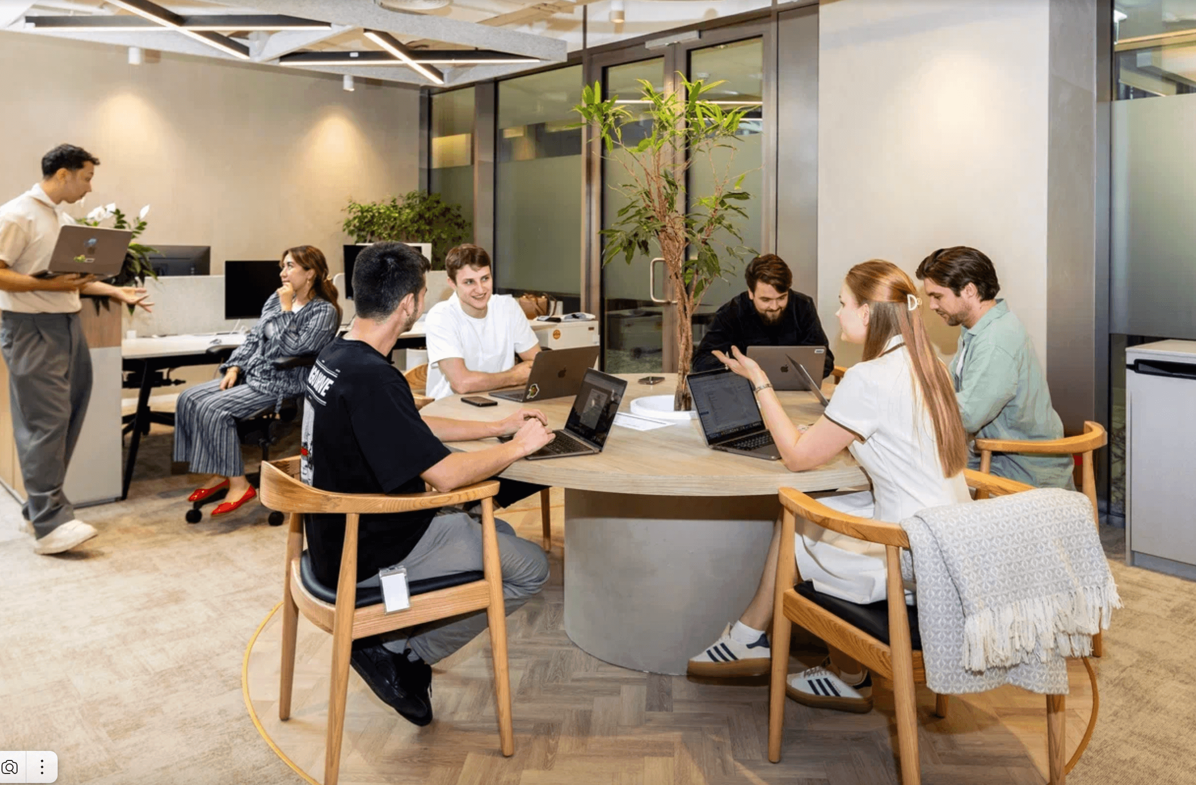 How to Make a Resume in 2025| Beginner's Guide